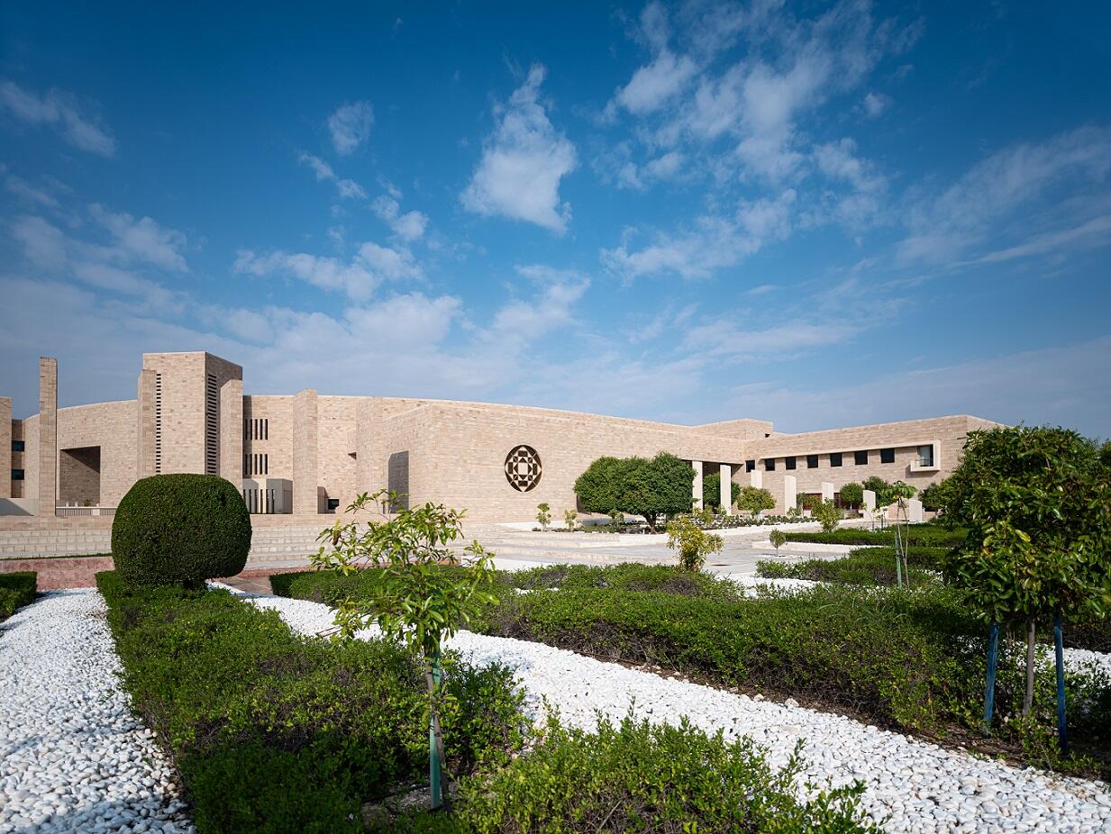 Carnegie Mellon launches EcoCampus initiative to empower students | Al Bawaba